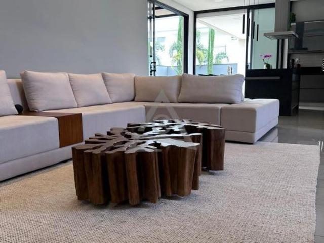 Casa à venda em Paulínia, Parque Brasil 500, com 3 suítes, com 242 m², Terras do Cancioneiro