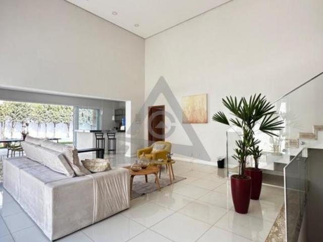 Casa à venda em Paulínia, Parque Brasil 500, com 3 suítes, com 315 m², Residencial Villa Lobos
