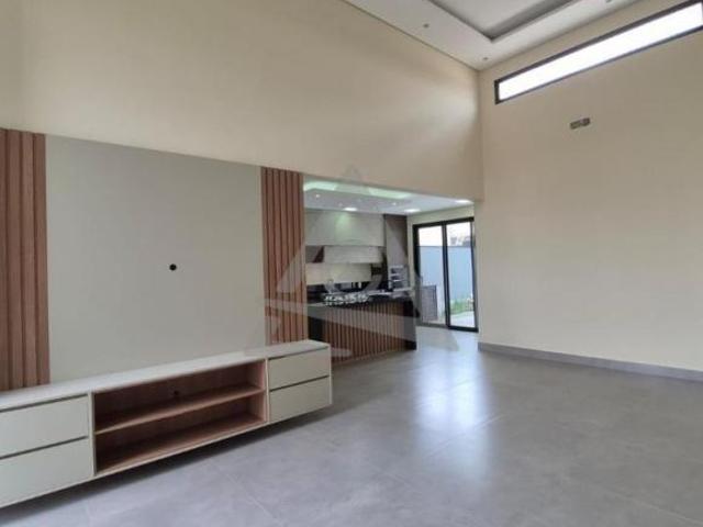 Casa à venda em Paulínia, Parque Brasil 500, com 3 quartos, com 140 m²