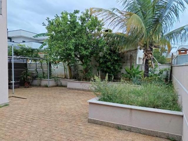 Casa à venda em Paulínia, Parque Brasil 500, com 3 quartos, com 180 m²