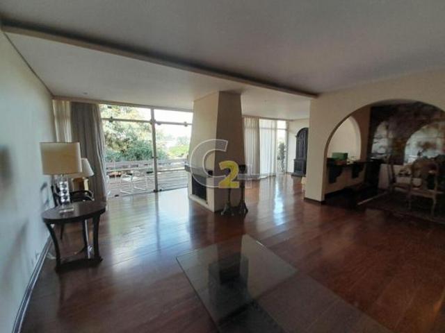 Casa à venda em Pacaembu, 3 quartos 2 suites 4 vagas
