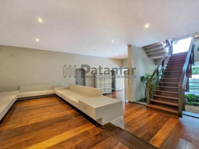 Casa à venda em Paineiras do Morumbi com 5 suítes,, 900 m².8 vagas de garagem