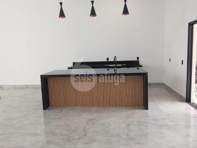 Casa à Venda em Parque dos Pinheiros 3 Dormitórios, R$1.390.000