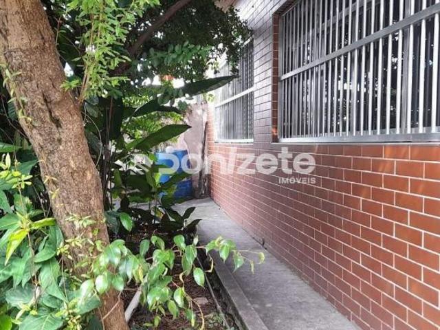 Casa à venda em Parque Jaçatuba, Santo André – 2 dormitórios, 3 vagas