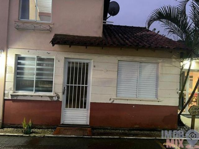 Casa à venda em Parque Santa Fé