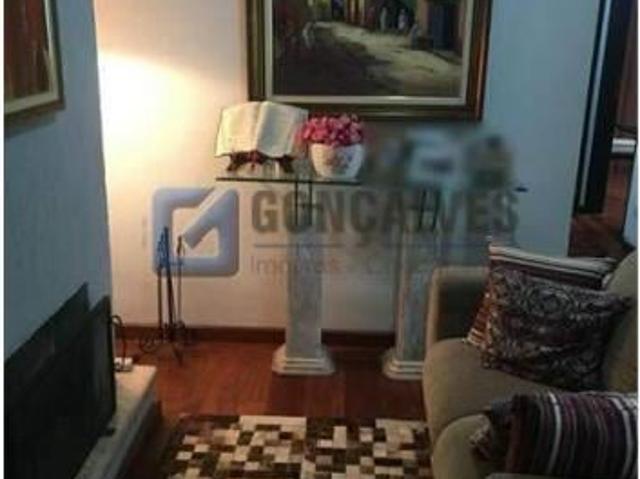 Casa à venda em Parque Terra Nova I, São Bernardo do Campo – 3 dormitórios, 4 vagas