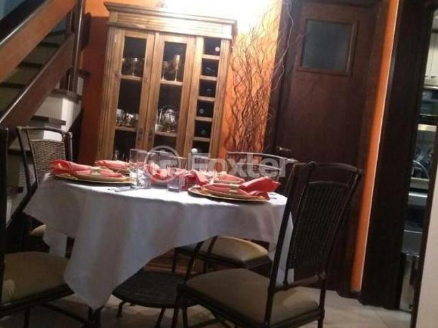Casa à venda em Partenon com 142 m², 3 quartos, 1 suíte, 2 vagas