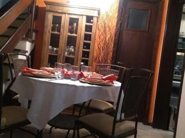 Casa à venda em Partenon com 142 m², 3 quartos, 1 suíte, 2 vagas