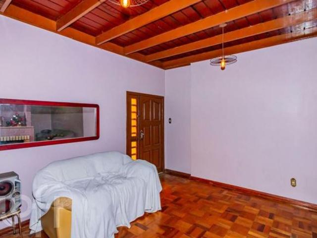 Casa à venda em Partenon com 110 m², 3 quartos, 1 suíte, 3 vagas