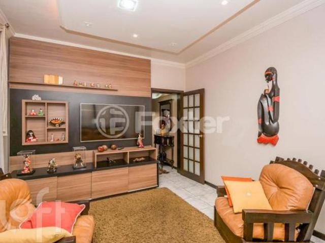 Casa à venda em Partenon com 229 m², 3 quartos, 1 suíte, 4 vagas