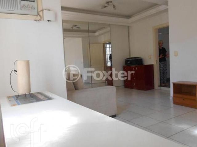 Casa à venda em Partenon com 385 m², 4 quartos, 1 suíte, 4 vagas