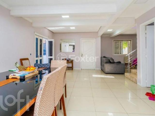 Casa à venda em Passo D&apos areia com 245 m², 4 quartos, 1 suíte, 7 vagas