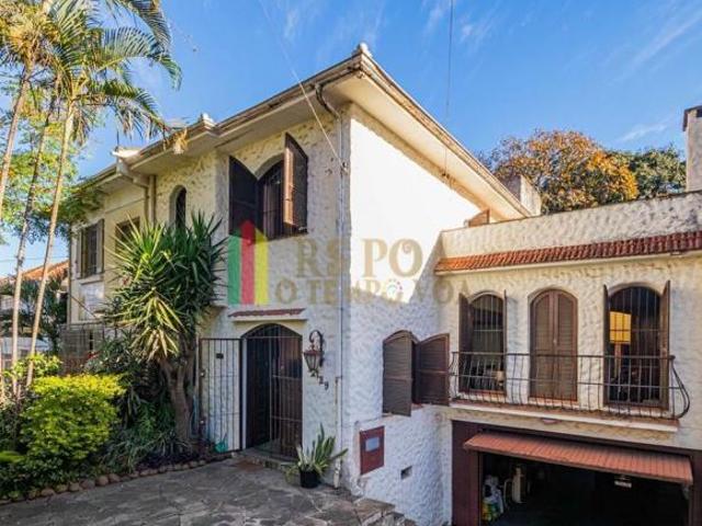 Casa à venda em Petrópolis