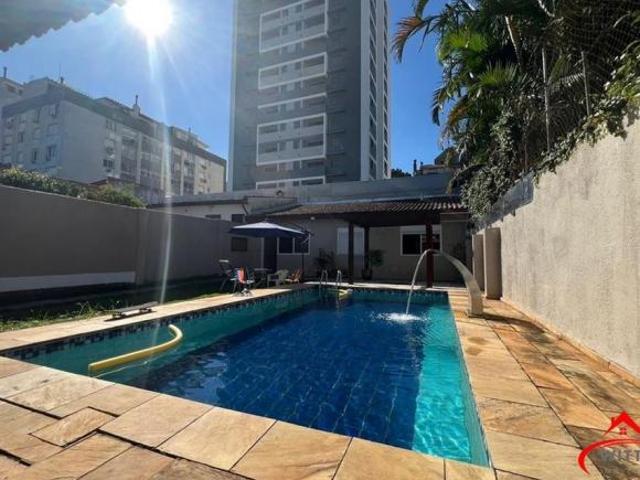 Casa à venda em Petrópolis