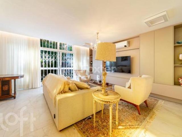 Casa à venda em Petrópolis com 190 m², 3 quartos, 1 suíte, 2 vagas