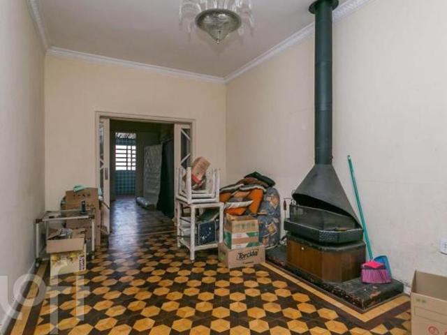 Casa à venda em Petrópolis com 230 m², 4 quartos, 2 vagas