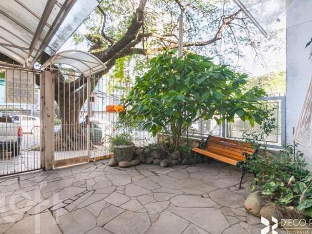 Casa à venda em Petrópolis com 264 m², 3 quartos, 2 vagas