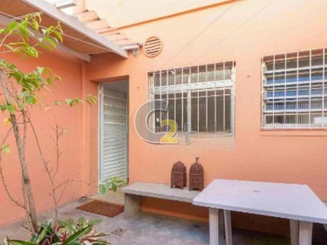 Casa a venda em Perdizes,240m2, 3 quartos. 2 vagas de garagem