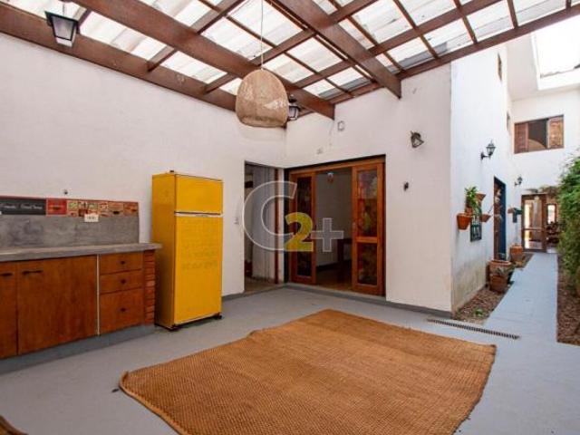 Casa a venda em Perdizes, 4 suítes e 2 vagas
