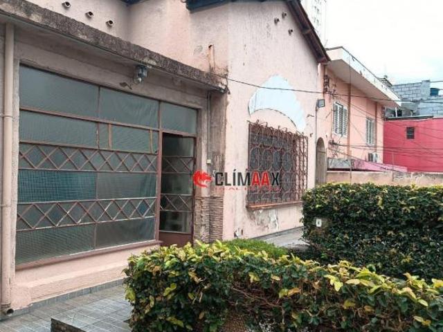 Casa à venda em Perdizes com 233m² de área útil e 300m² de terreno, 6 quartos e quintal amplo