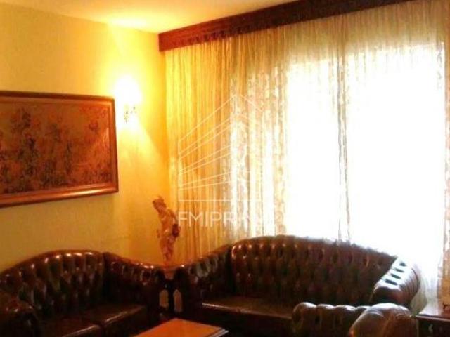 Casa à venda em Perdizes, são 180 m², 3 quartos, 1 suíte, 2 vagas