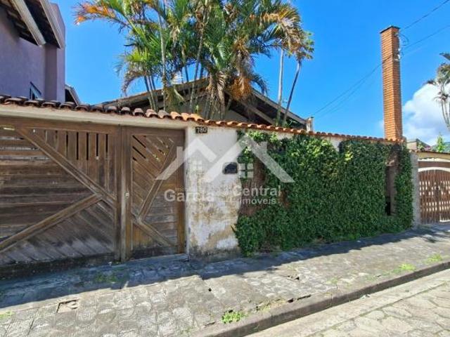 Casa à Venda em Peruíbe