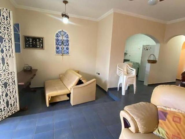 Casa à venda em Peruibe a apenas 300 m da praia