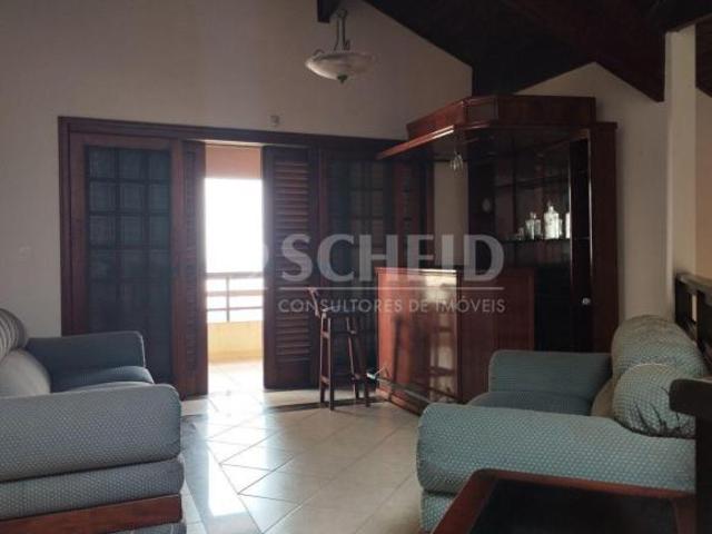Casa á venda em Peruíbe com 304m², 4 quartos e 4 suítes
