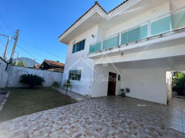 Casa à venda em Peruíbe SP