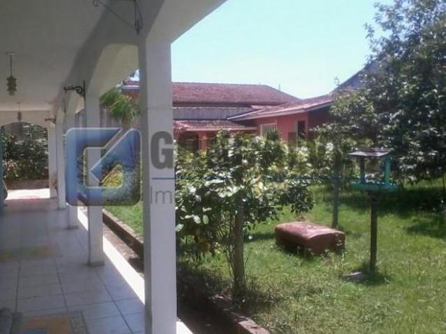 Casa à venda em Peruíbe, SP – 4 dormitórios, 3 suítes e 6 vagas
