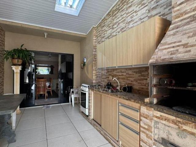 Casa à venda em Piçarras, Guaratuba | 3 dorms, 90m²