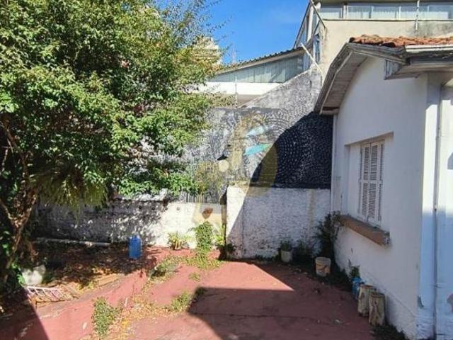 Casa à Venda em Pinheiros, SP