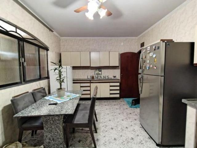 Casa à venda em Piracicaba, Vila Fátima, com 3 quartos, com 164 m²