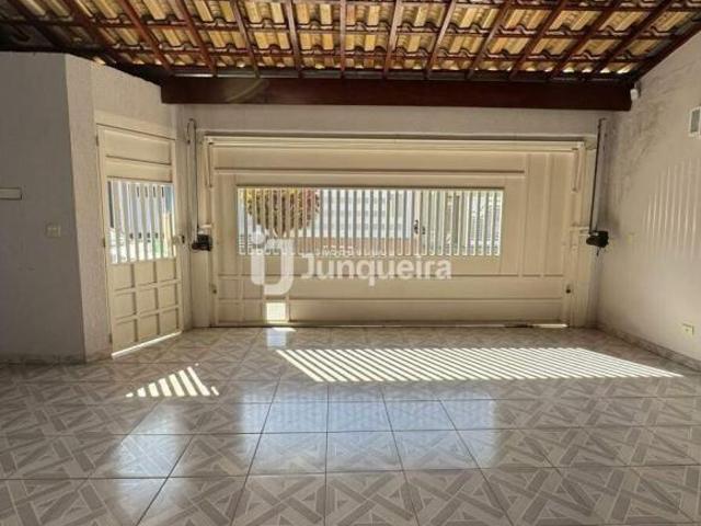 Casa à venda em Piracicaba Bairro Pombeva | 3 quartos, 1 suíte e 2 vagas