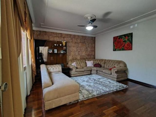 Casa à venda em Piracicaba, Castelinho, com 6 quartos, com 296.88 m²