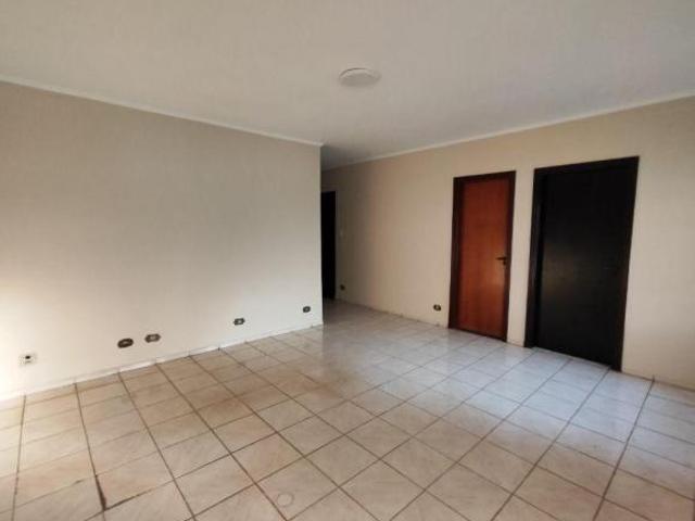 Casa à venda em Piracicaba, Jardim Petrópolis, com 3 quartos, com 190 m²