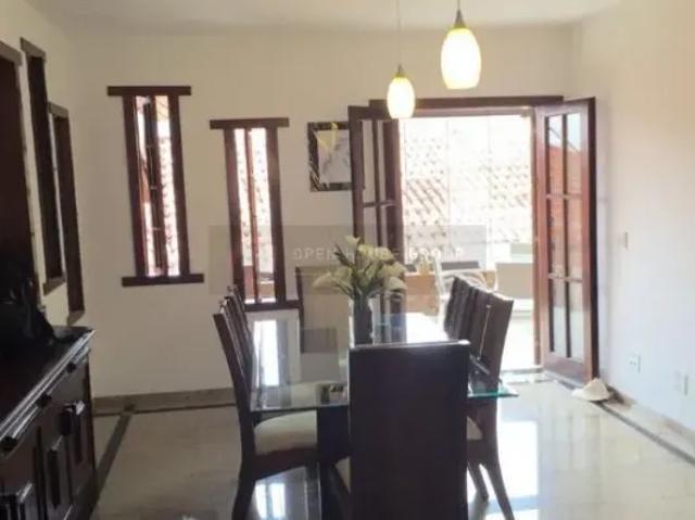 Casa à Venda em Piratininga