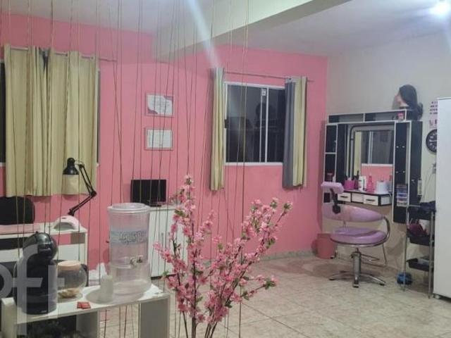 Casa à venda em Planalto com 140 m², 3 quartos