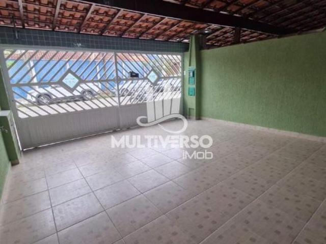 Casa à venda em Praia Grande Maracanã com 3 dormitórios, 1 suíte e churrasqueira