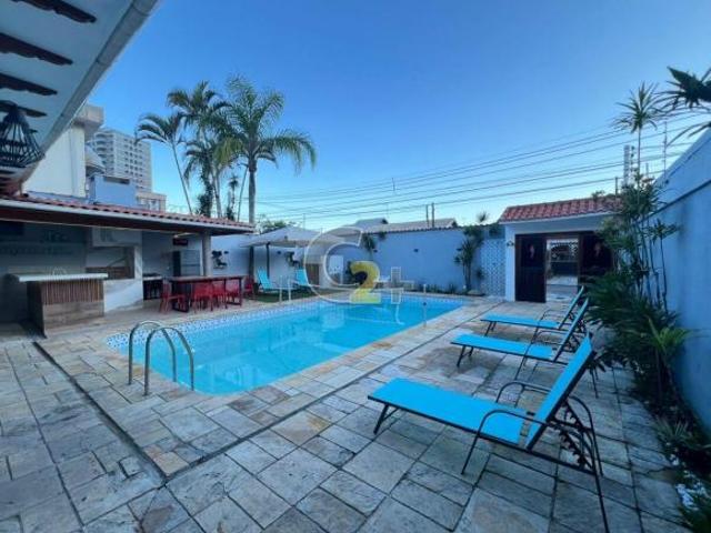 Casa à venda em Praia Grande Com 4 quartos sendo 2 suítes, sem vaga