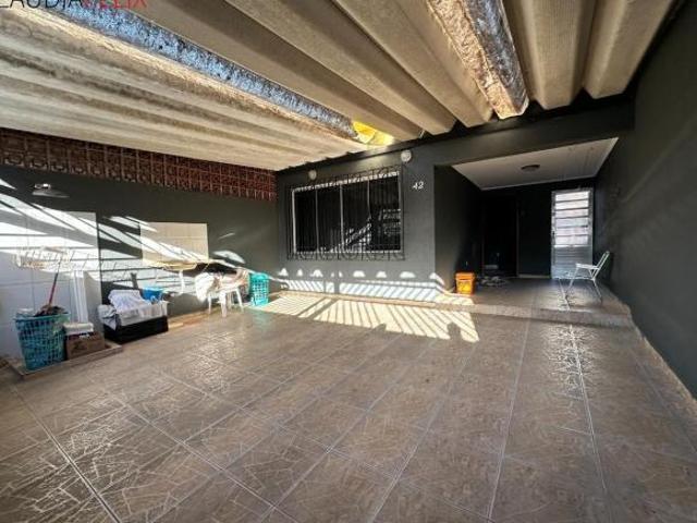 Casa à venda em Praia Grande SP, Boqueirão: 2 quartos, 1 suíte, 2 salas, 2 banheiros, 3 vagas, 94,80