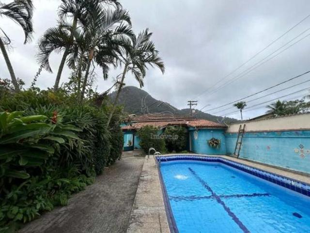 Casa à venda em Praia Grande/SP