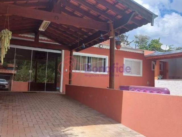 Casa à venda em Roseira, Jundiaí – piscina, varanda gourmet e muito espaço
