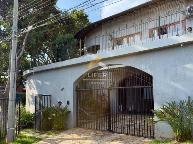 Casa à venda em região nobre, Nova Campinas, com amplo terreno de 1.300 m²
