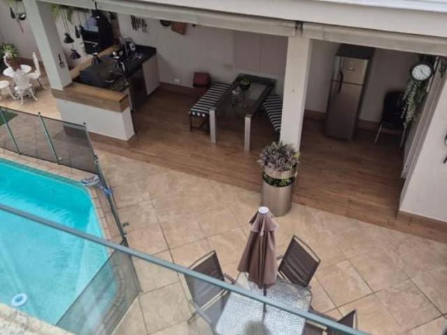 Casa a venda em residencial Alphaville 5 sendo 3 suíte