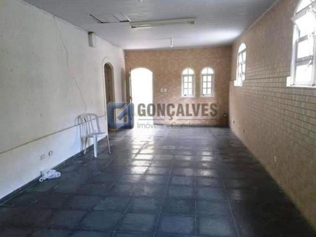 Casa à venda em Ribeirão Pires, Santa Luzia — 3 Quartos, 2 Vagas, 204 m²