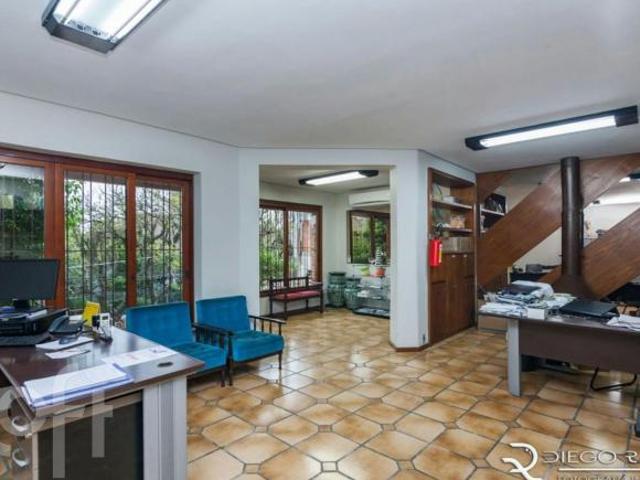 Casa à venda em Rio Branco com 174 m², 2 vagas