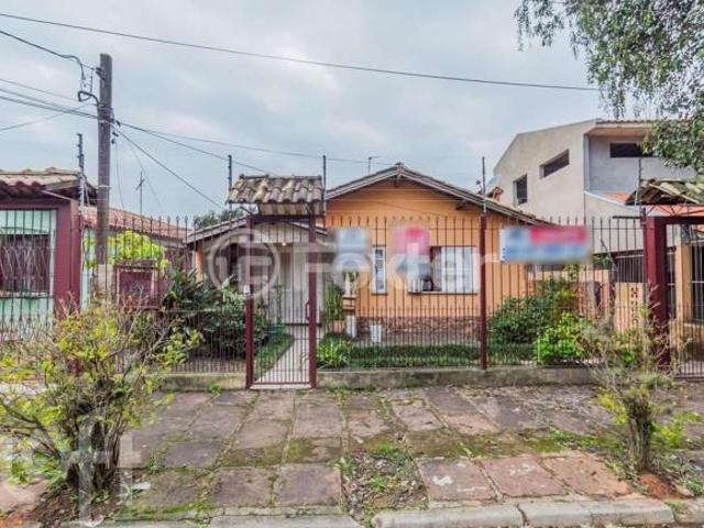 Casa à venda em Rubem Berta com 200 m², 3 quartos, 1 suíte, 4 vagas