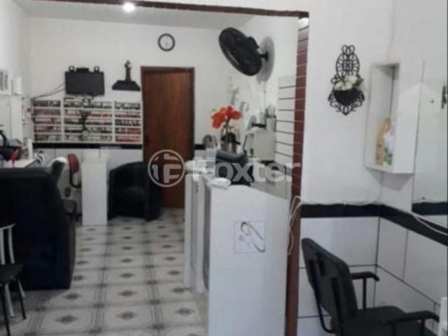 Casa à venda em Rubem Berta com 67 m², 3 quartos, 1 suíte, 3 vagas