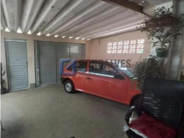 Casa à venda em Rudge Ramos, São Bernardo do Campo – 4 quartos, 3 vagas
